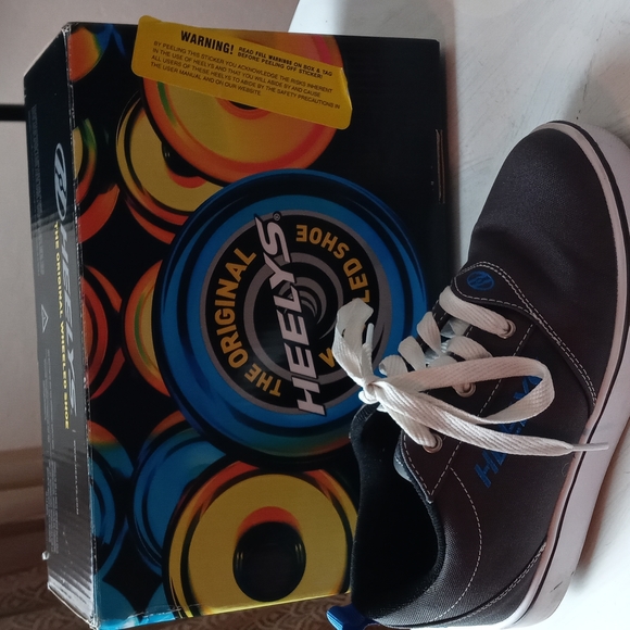 Heelys | Shoes | Nib The Original Heelys Wheeled Shoe | Poshmark